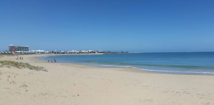 Beach House 9 Beds  Plus Villa 2 Beds - Perth