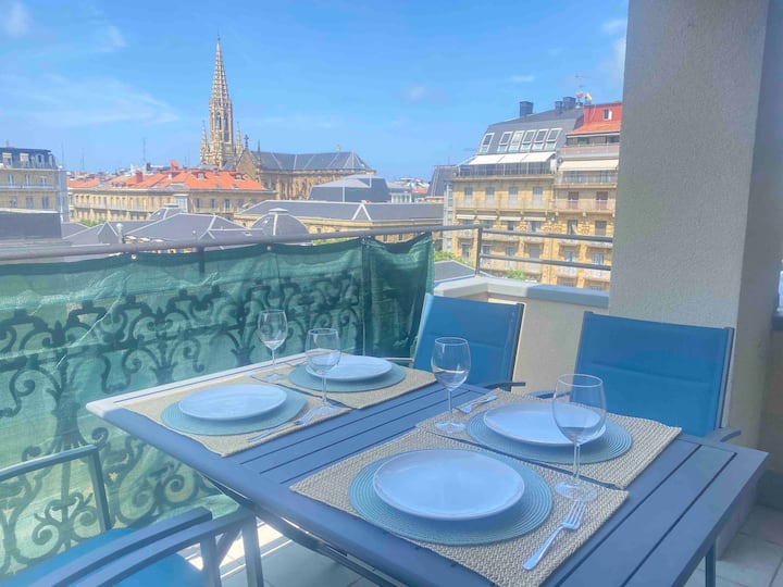 Mikain Cathedral View With Free Parking & Air Con - Urnieta