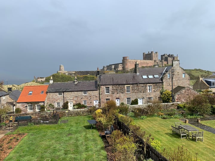 Five The Wynding 🏡 - Bamburgh Castle