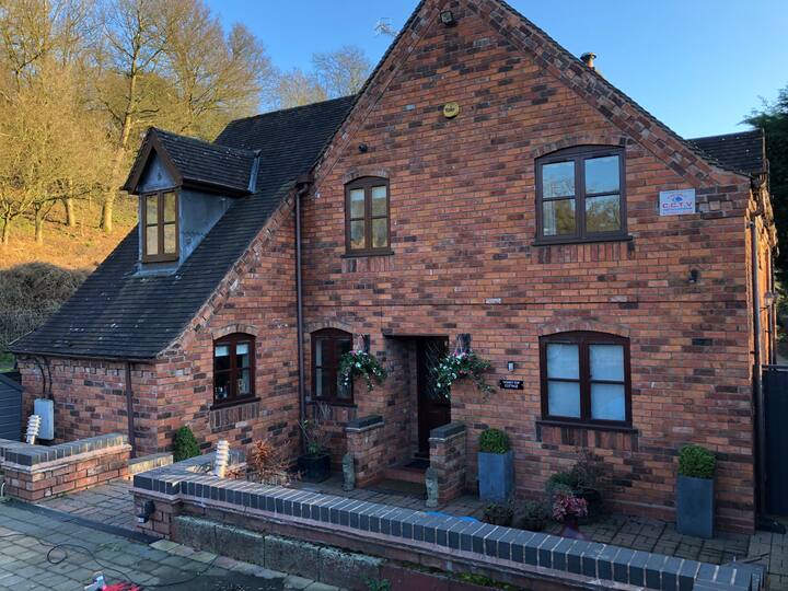 Cookley Holiday Rentals & Homes - England, United Kingdom | Airbnb