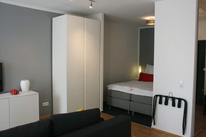 Attraktives Und Ruhiges Apartment In Rheinnähe - Düsseldorf