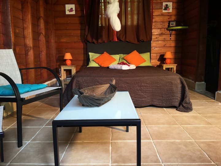 1 Bungalow En Bois Type Chalet - Guadalupe