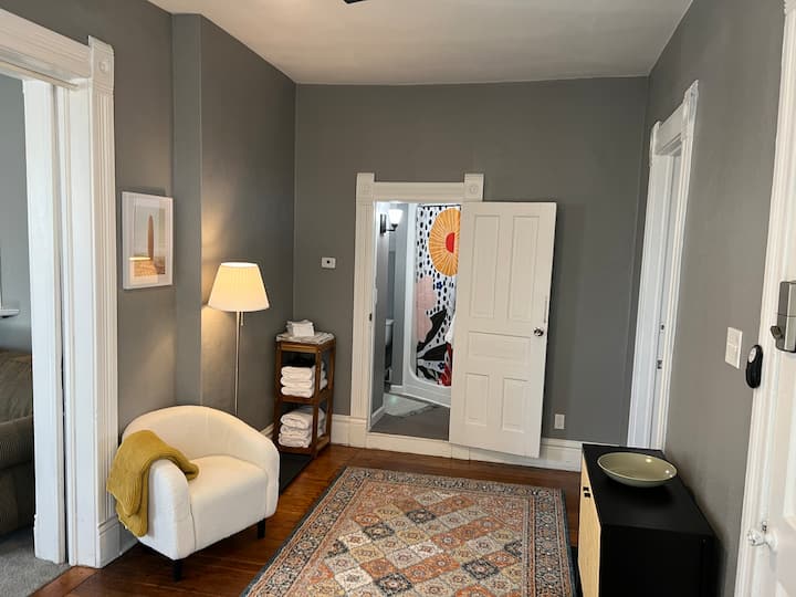 Midtown Kc, Central Location, Walk To Street Car! - Kansas City, MO