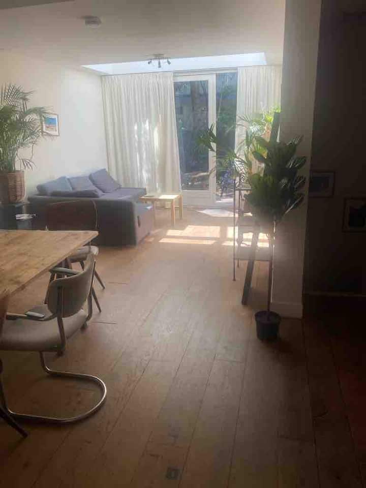 Amazing Room Super Fast Wifi - Amsterdam