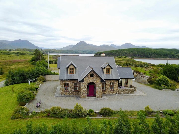 Luxury House With Panoramic Views In Connemara - Ireland