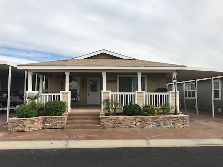 *Beautiful 5 Star Resort Style Living At The River - Needles, CA