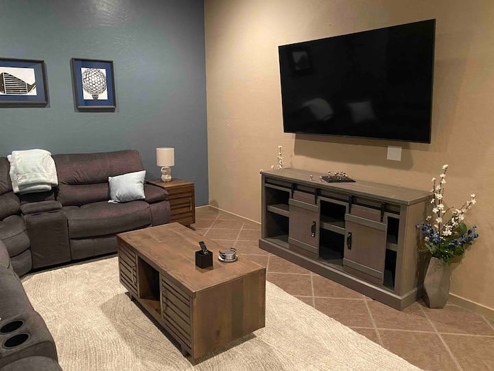 Beautiful Quiet Az Getaway With Heated Pool, Pool Table, 2 King Beds+ Str0000361 - Avondale, AZ