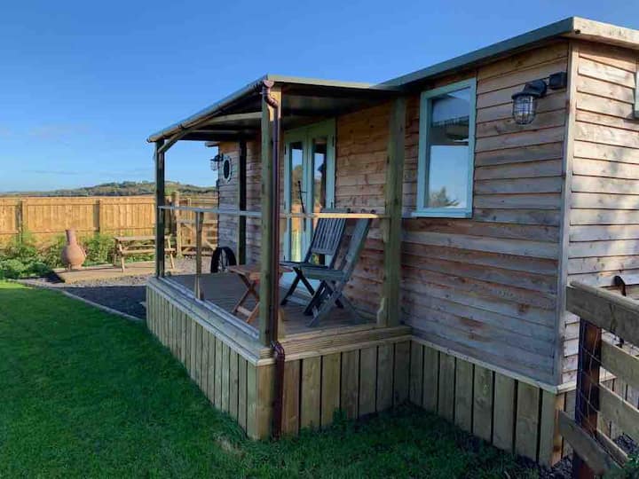 Shearling Shepherds Hut, Nr Bamburgh & Holy Island - Northumberland