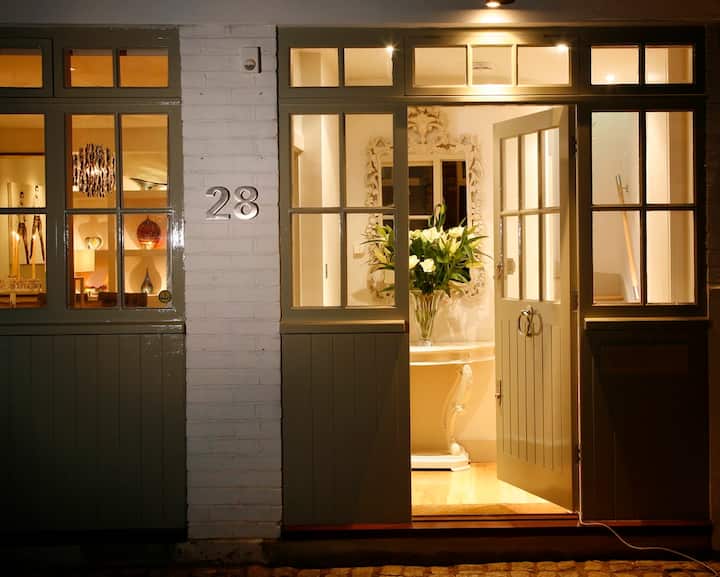 Luxury Mews House In Quiet Central London Location - London, UK