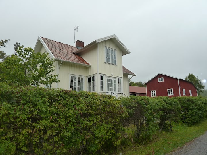 Koselig Hus/småbruk I Fjällbacka. - Tanum