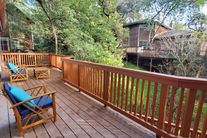 Spacious Wooded Get-away - Oakland