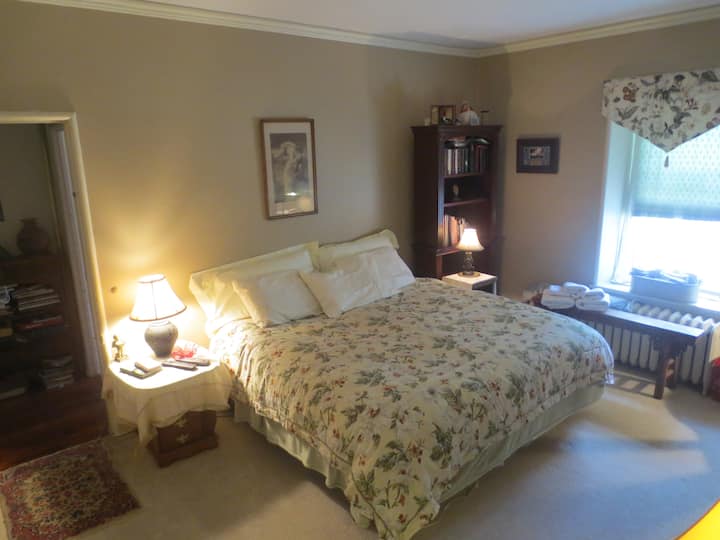King 2 - King Size Bed - Private Bath - Parking - Philadelphia, PA