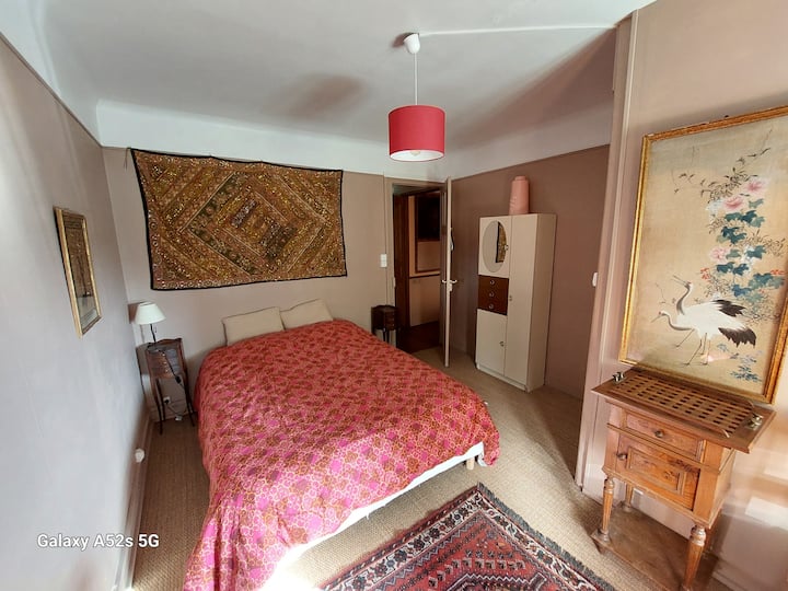 Appartement De Charme Avec Petite Cour Arborée. - Giverny