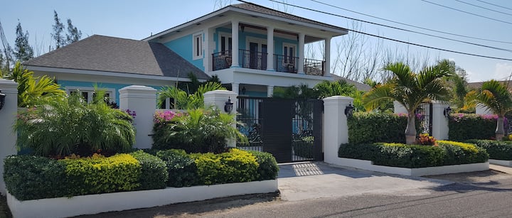 Ocean Breeze W/pool - Nassau