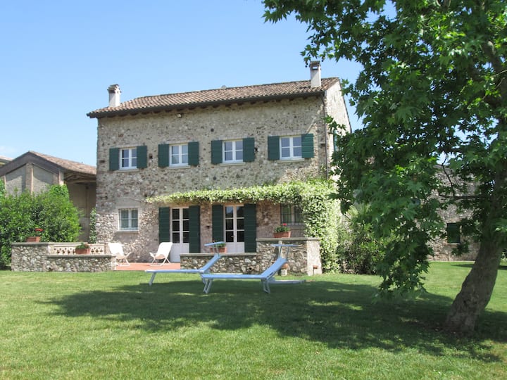Casa Lucerta - Rustico In Pietra Ben Arredato - Peschiera del Garda
