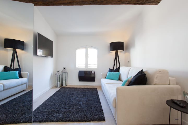 Superbe 2 Pièces En Duplex Face Au Marché Forville - Cannes