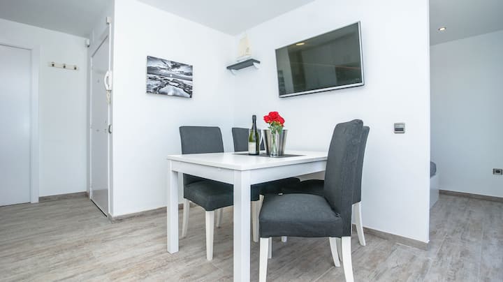 New Apartment With Sea Views - Malgrat de Mar