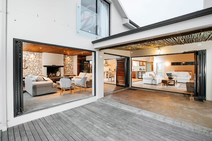 Khoisands House Langebaan Family & Friends Escape - Langebaan