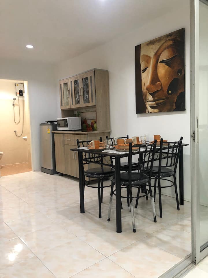 Apartment Near The Mall With King Or 2 Single Beds - Patong Beach