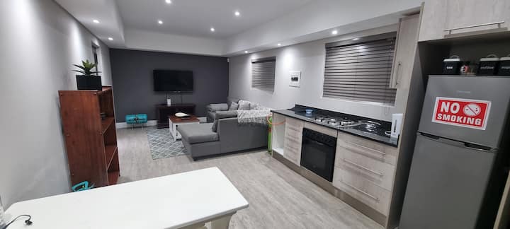 The Cottage (5 Sleeper) - East London