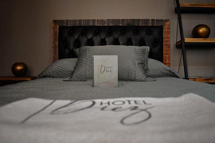 Hotel Diez ; "Tu Hogar, Fuera De Casa" - Celaya