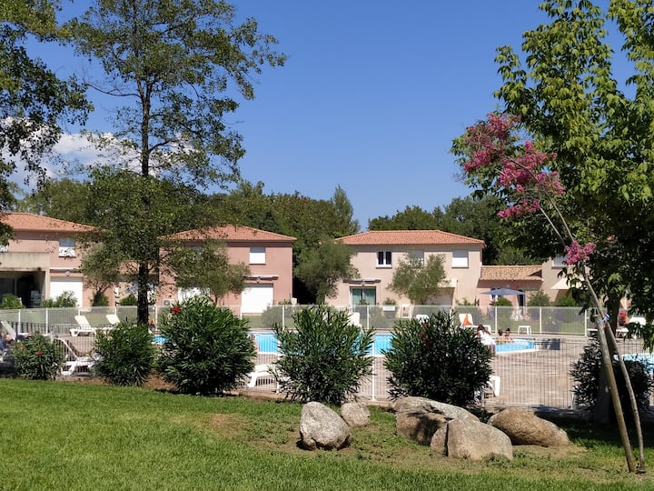 T3 Au Bord De Mer Dans Une Résidence Avec Piscines - Corsica