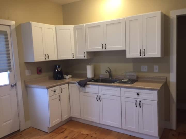 Beautifully Renovated 1 Bedroom In Manchester, Nh - Manchester, NH
