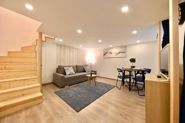 2 Bedroom Flat In Kiraly Street / Best Location - Budapest