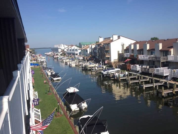 Updated 3br/2ba-direct Bay Front, Sleeps 8 - Ocean City, MD