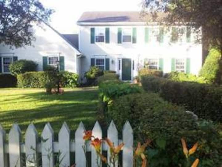 Packer Executive Home For Rent Next To Lombardi's! - LedgeStone Vineyards, Greenleaf