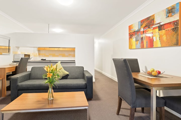Large One Bedroom Close To St Kilda Beach - St Kilda