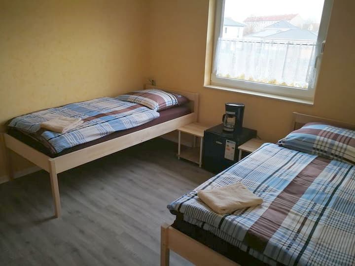 Zwei Doppelzimmer Mit 43" Tv, Wlan, Bad Und Küche - Magdeburg
