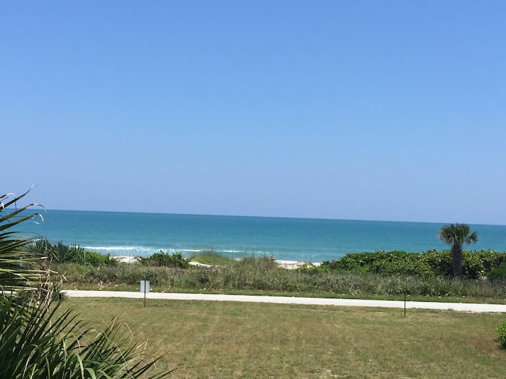Gogeous 1 Bedroom Steps To The Beach! - Melbourne