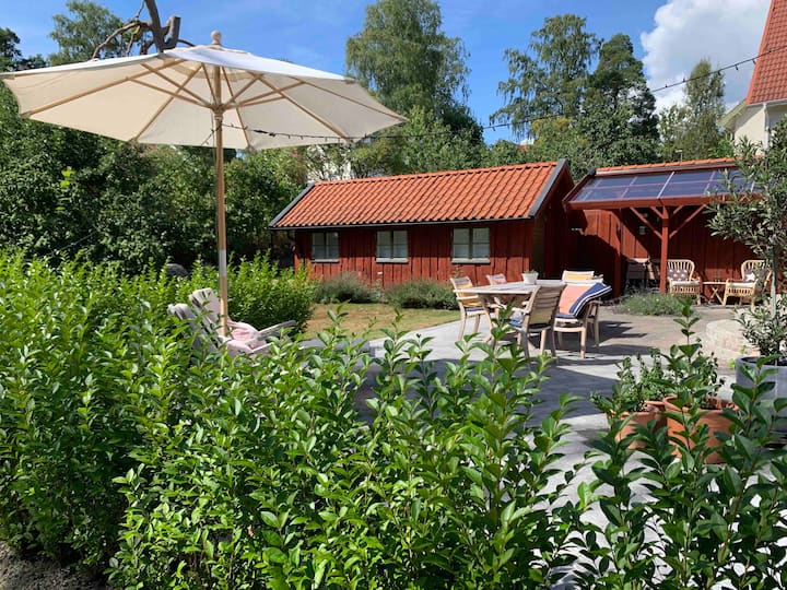 Komplett Utrustad Stuga. Lugnt Läge 15 Min Fr City - Tukholma