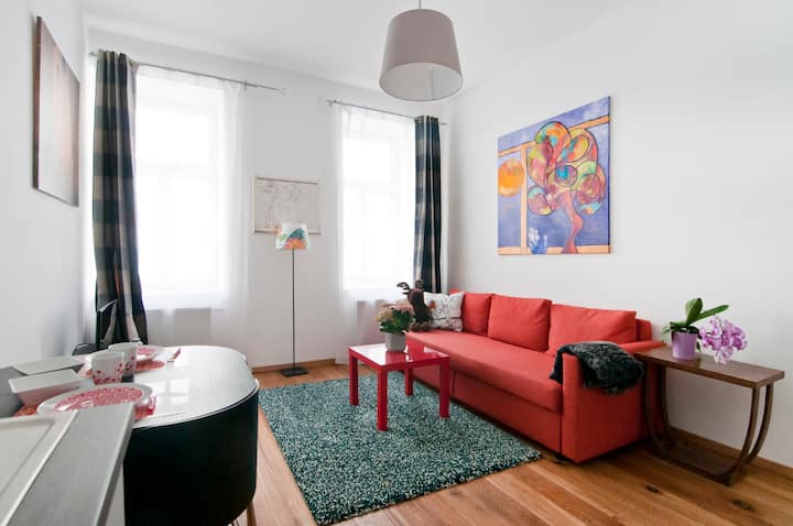 Superb Cosy Apartment On Danube Channel 9 District - Vienna