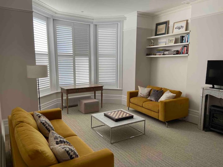 Luxury 2 Bedroom + Lounge Apartment At Seafront. - Eastbourne