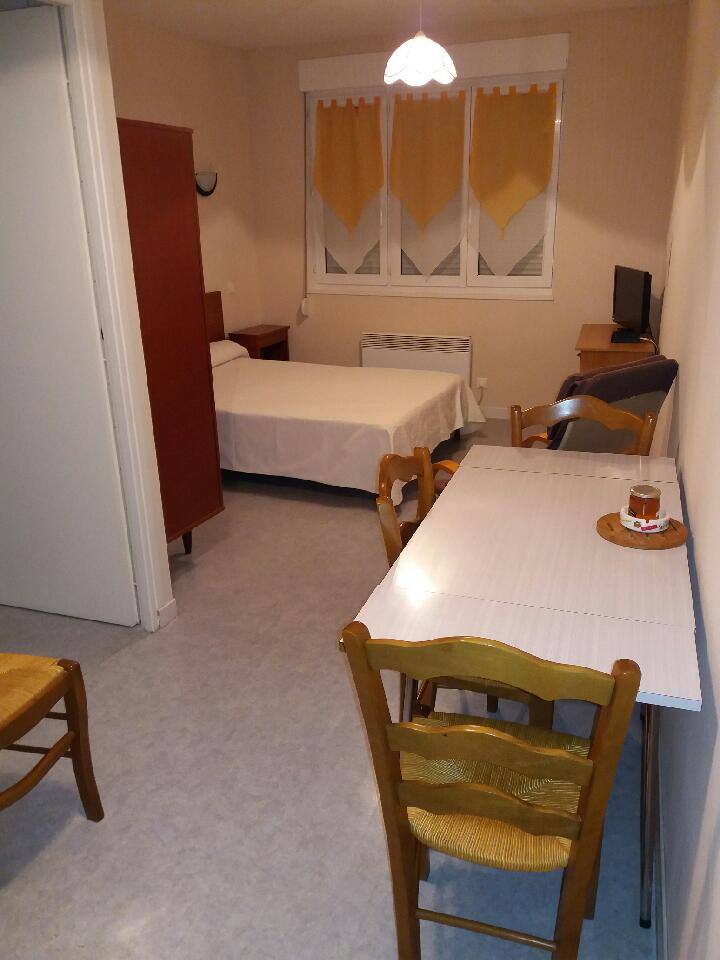 Meublés Aux Abeilles N° 10 / 74 - Bourbonne-les-Bains
