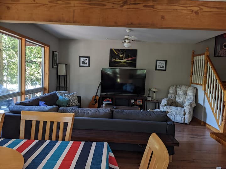 Dry Dock Bed And Breakfast - Crew's Quarter Room - Tobermory