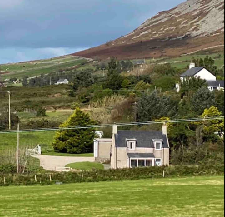 Neigwl View, Cottage With Far Reaching Sea Views - Llanbedrog