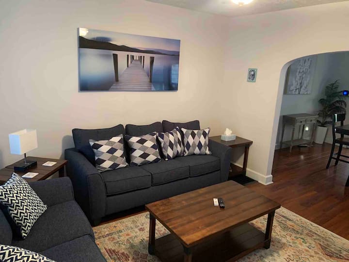 Hop Away From Hoagies⭐️ Extended Stays Welcomed💼 - Indianapolis, IN