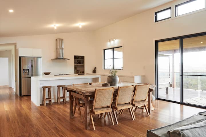 Coopers Shoot Rammed Earth House - Byron Bay