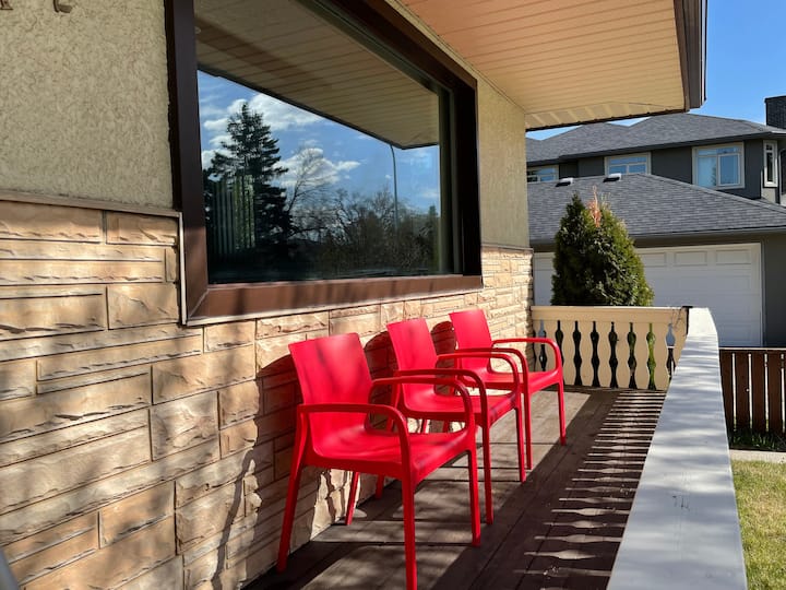 Lovely Bungalow Main Floor With Ac Near University - Mount Royal University