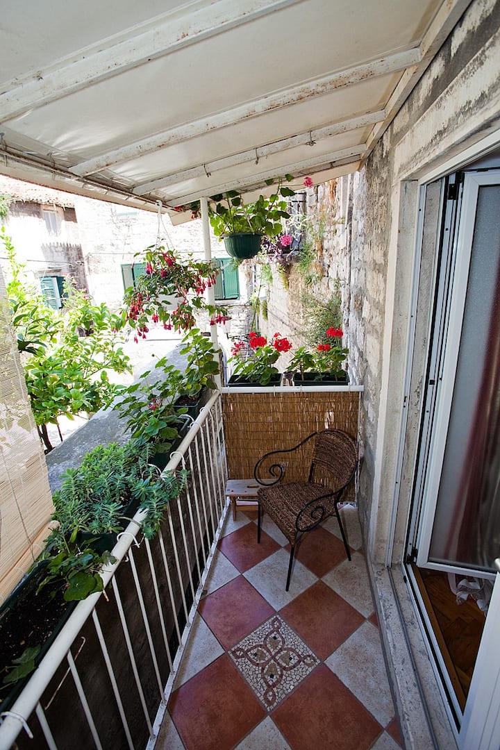 Diocletian Palace With Balcony - Dalmazia