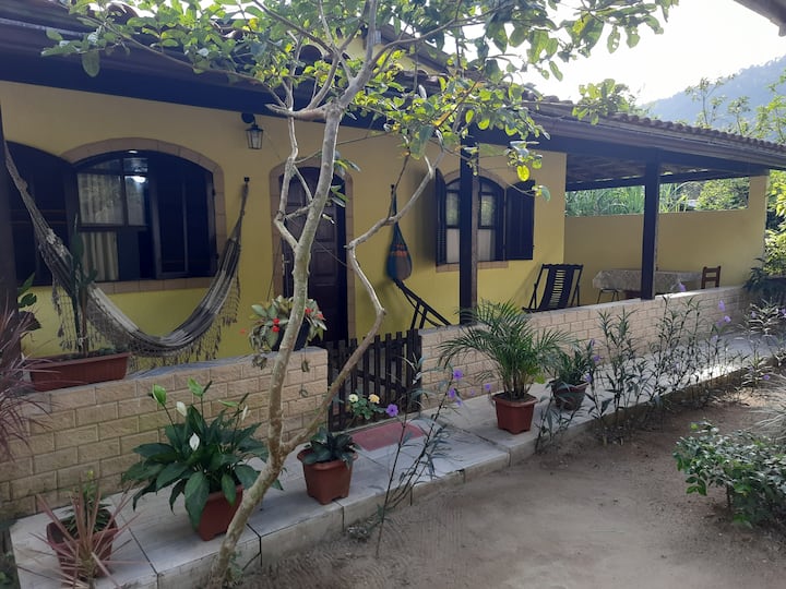 Casa Da Lene. 
Centro Do Abraão, 5 Min. Da Praia. - Ilha Grande