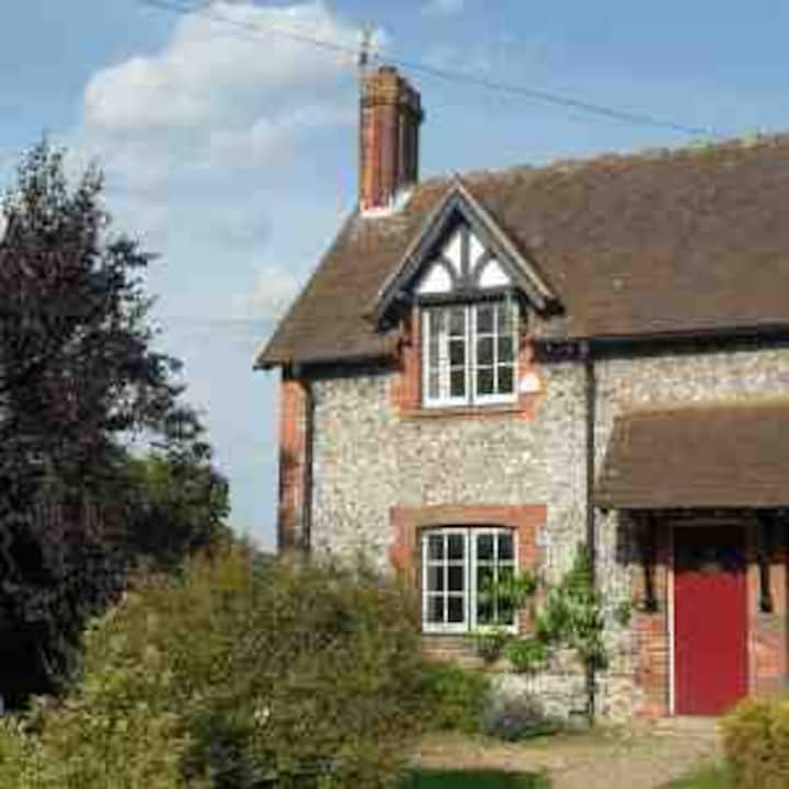 Victorian Brick & Flint Cottage In The South Downs - Littlehampton
