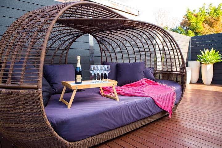 Luxe Living, Resort Feels  14 Km To Cbd, Sleeps 10 - Accor Stadium