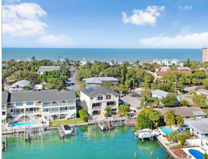 Waterfront Home- 2 Blocks From Beach! - Indian Rocks Beach, FL