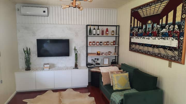 Casa No Vale  Com Vista A Uma Casa Antiga De 1880 - Bento Gonçalves