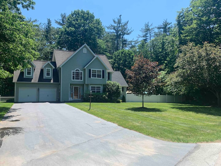 Saratoga Springs Family House With Pool & Hot Tub - Saratoga Springs, NY