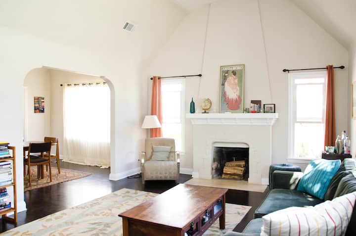 Your Own Private House Near The Grove/3rd Street - West Hollywood, CA